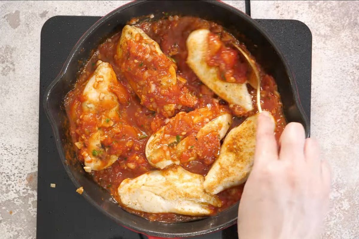 Unbelievably Flavorful Salsa Chicken - Low Carb Spark